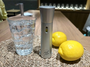 飲料が“劇的に変わる”香りのミスト「Magic Mist」発売、1プッシュでフレッシュなレモン感/サントリー食品インターナショナル | 食品産業新聞社ニュースWEB